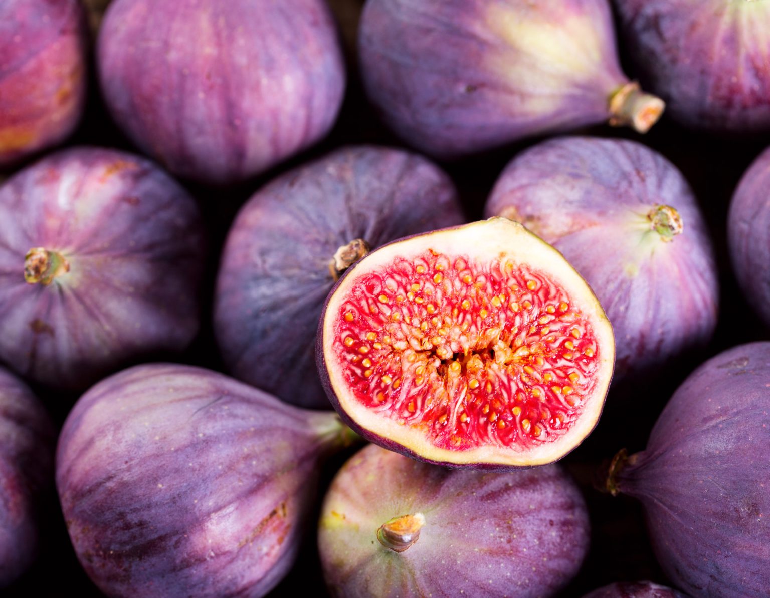 46 Fruits That Start with D Facts & Pictures - Richmond Mom